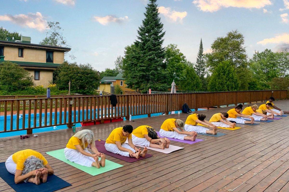 Beginners Program Week - Sivananda Yoga Canada